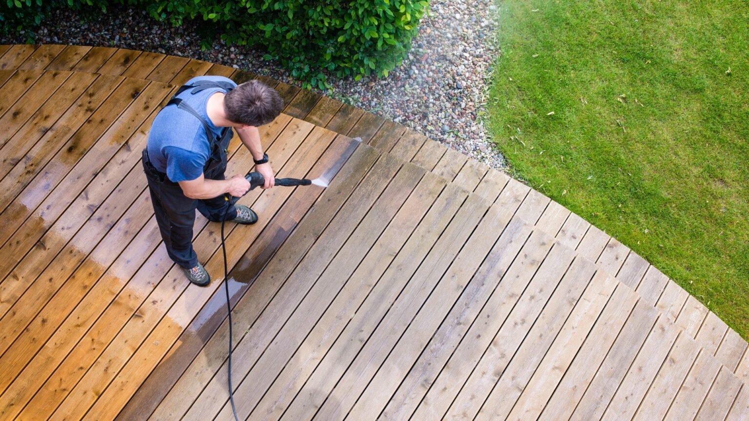 How To Clean A Deck In NZ: Step-by-Step Guide For A Safe And Beautiful ...
